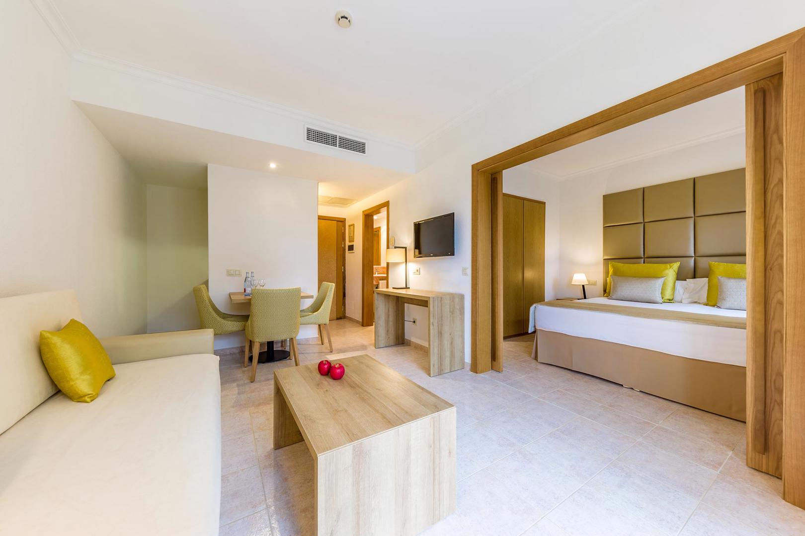 Aparthotel Zafiro Menorca - Cala N Bosch boeken? D-reizen