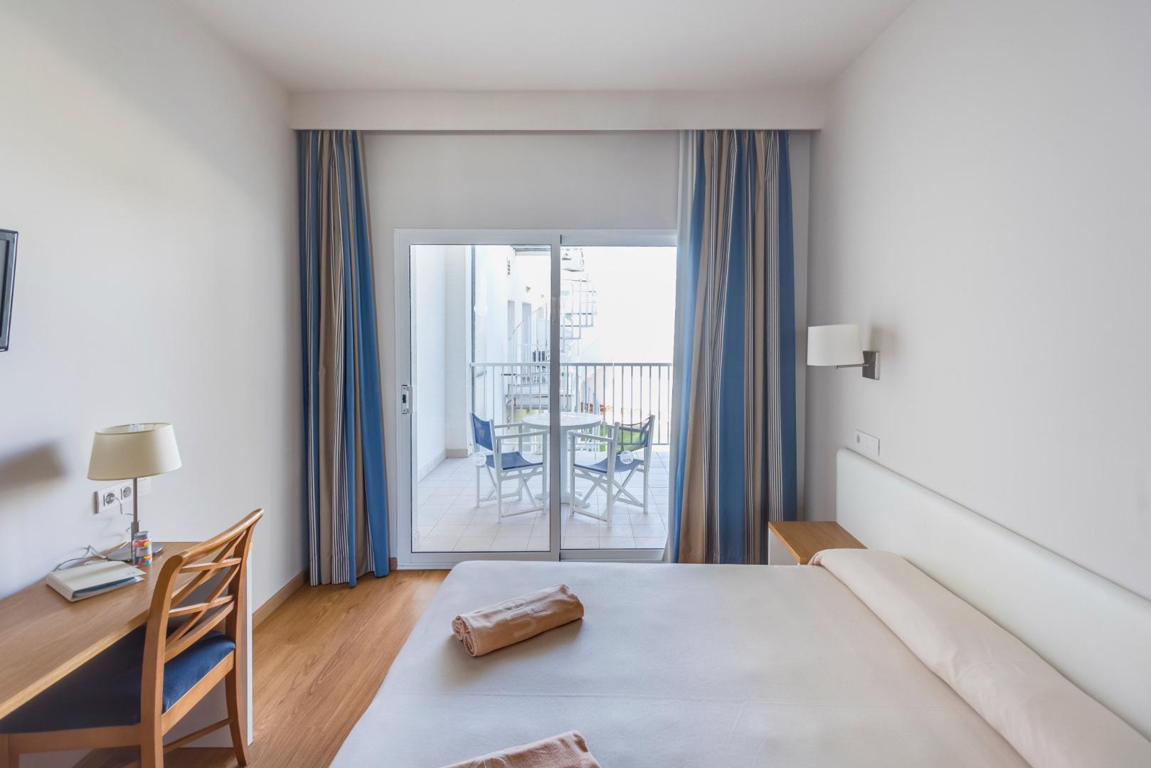 Hotel Seth Playa Azul in Cala N Porter, Spanje - D-reizen