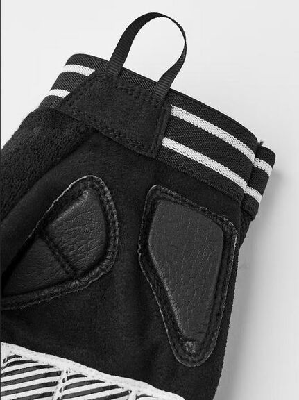 Hestra Bike guard short - 5 finger | Zwerfkei.nl